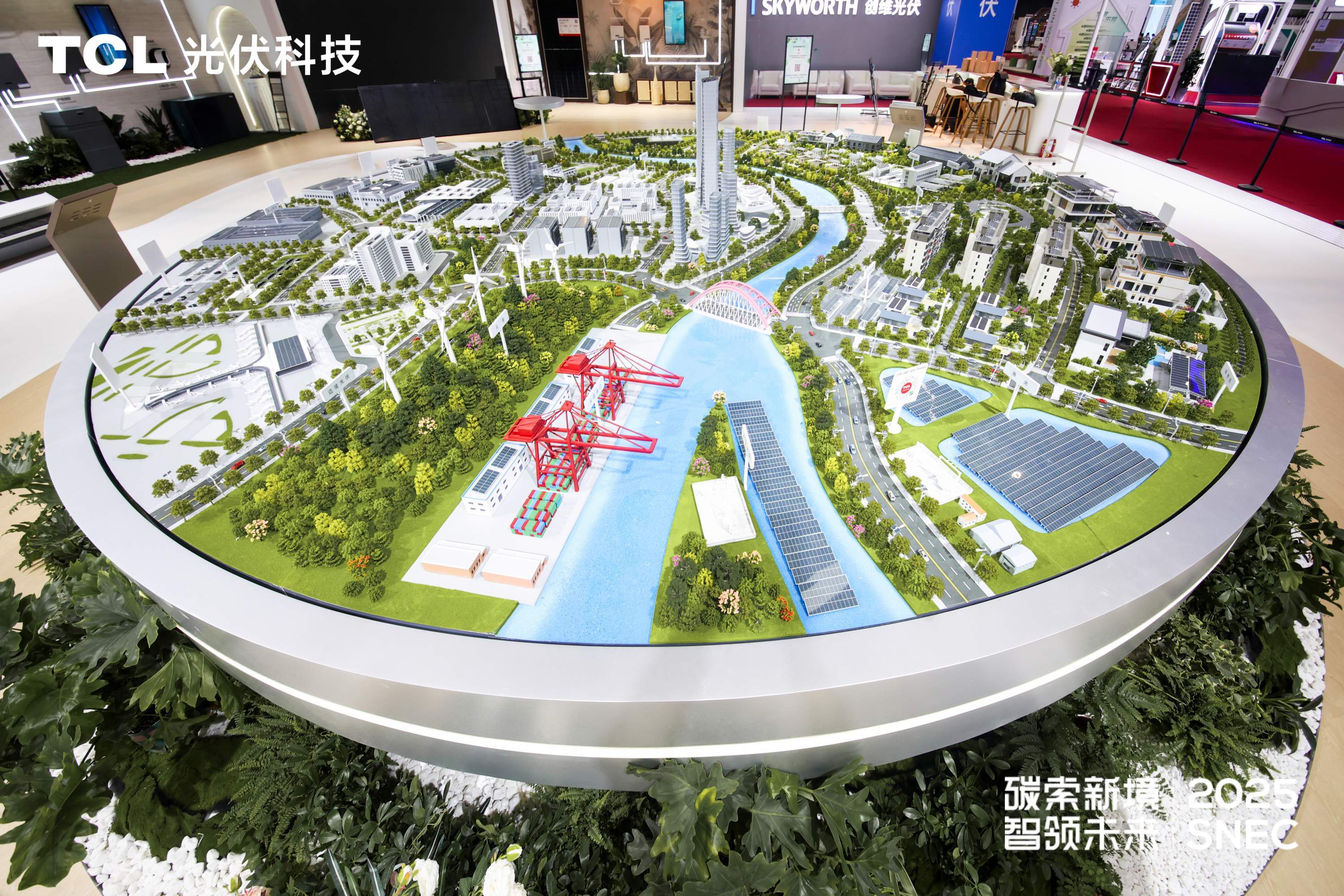 载誉启新程｜TCL光伏科技SNEC 2025圆满收官，感恩同行_荆楚号_荆楚网_湖北日报网